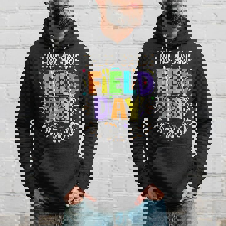 Third Grade Field Day Fun Day 2023 Last Day Of School Hoodie | Mazezy