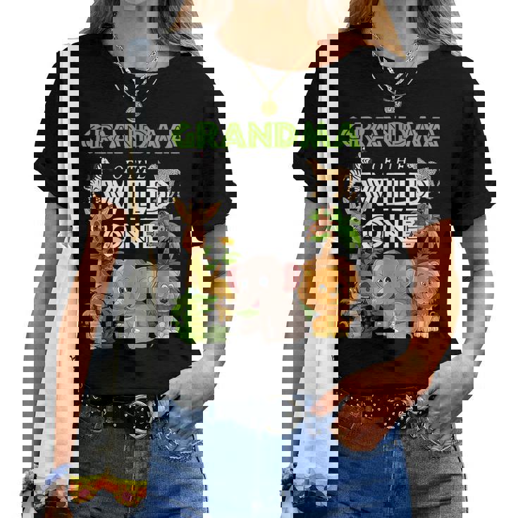 Grandma Of The Wild One Zoo Birthday Safari Jungle Animal Women T-shirt | Mazezy