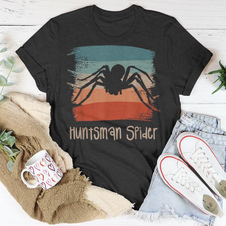 Retro Vintage Huntsman Spider Spiders T-Shirt | Mazezy