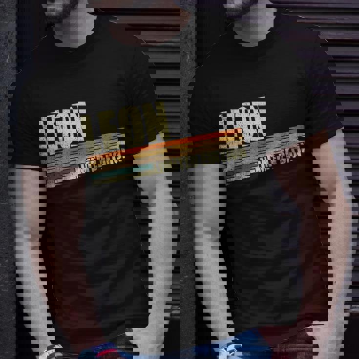 Leon Gift Name Personalized Funny Retro Vintage Birthday Unisex T-Shirt ...