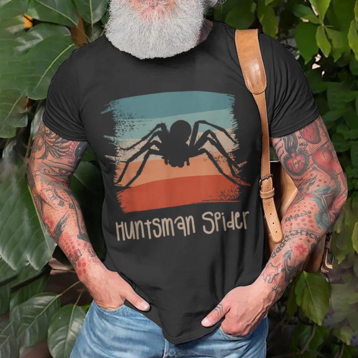 Retro Vintage Huntsman Spider Spiders T-Shirt | Mazezy